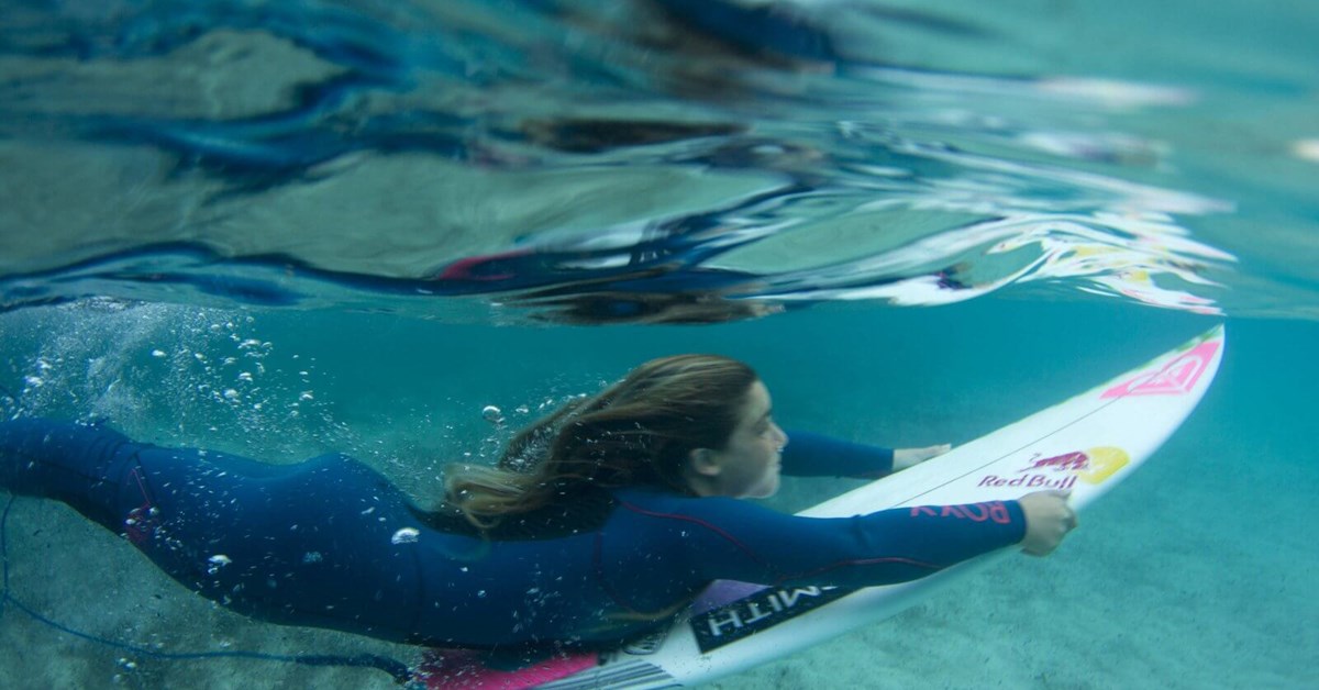 Pro surfing στην Ελλάδα με την Caroline Marks και τον Νικόλα...